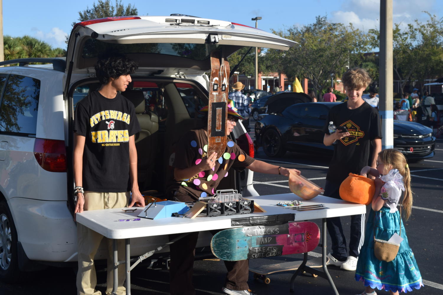School hosts first community trunk or treat – The BluePrint Online